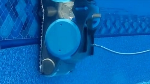 🥇 Best Robotic Pool Cleaner for Steps: Buyer's Guide