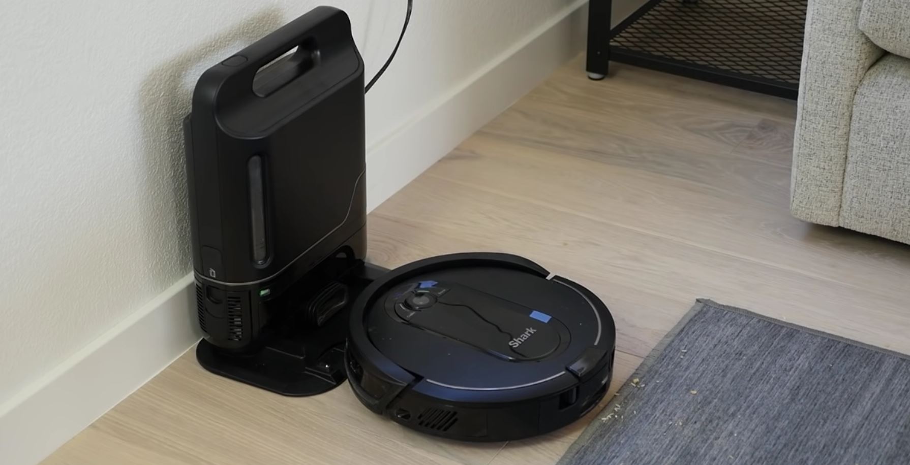 Shark RV1001AE IQ vs AV2501AE AI Robot Vacuum Comparison